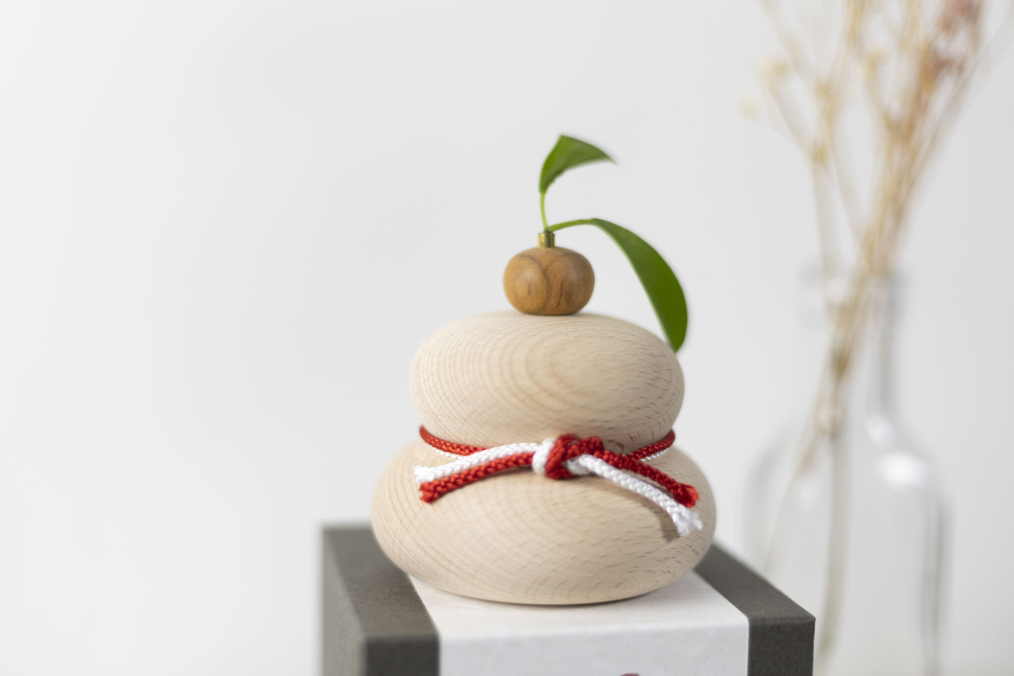 鏡餅は木製がオススメ！飛騨の職人が作るおしゃれなお正月飾り「osio craftの木製鏡餅」 | 株式会社ヒダカラ